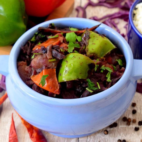 Chingri mach diye bandhakopi | Bandhakopi Chingrir ghonto | Cabbage ...