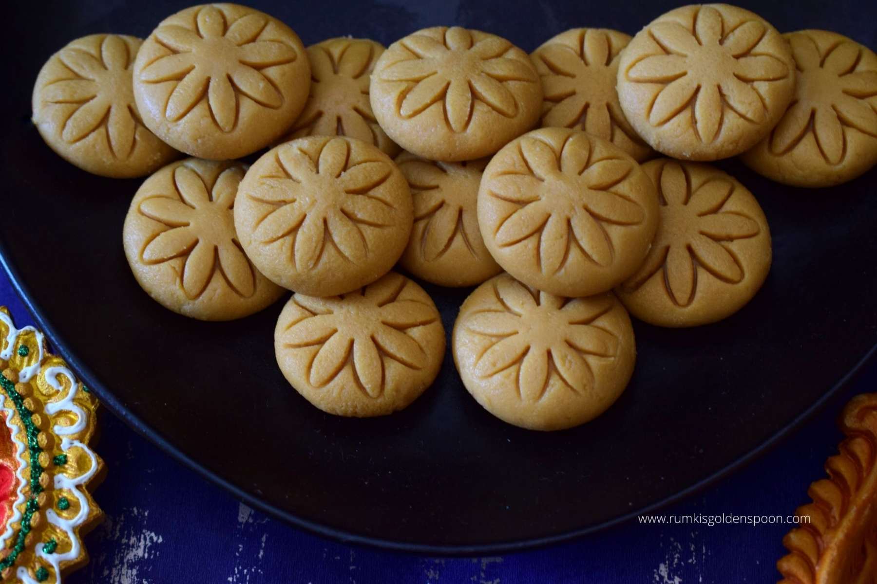 Nolen gurer Sandesh | Gur Sandesh recipe | Nolen gurer sondesh ...