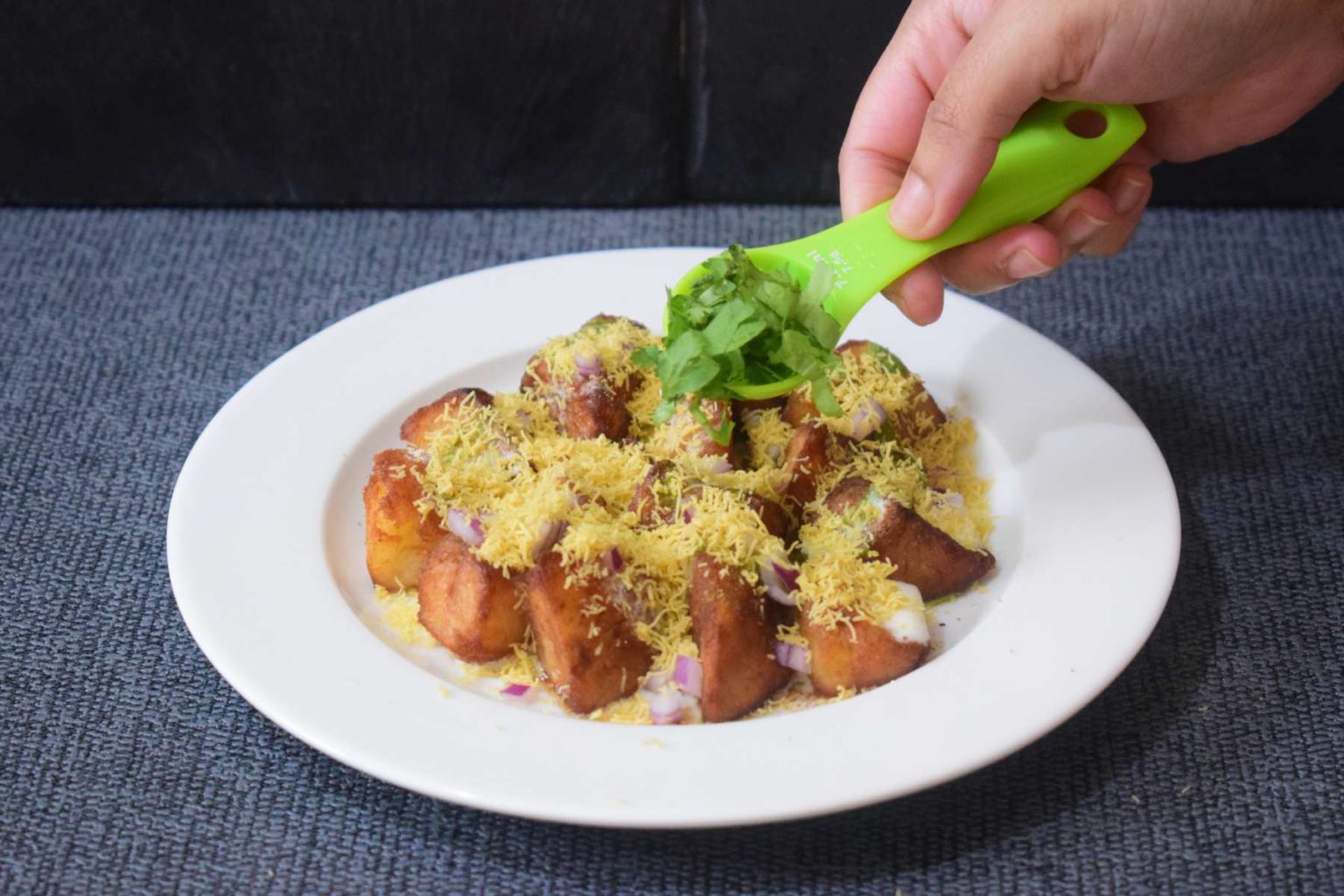 Aloo dahi chaat recipe | Dahi aloo chaat recipe | Potato chaat - Rumki ...