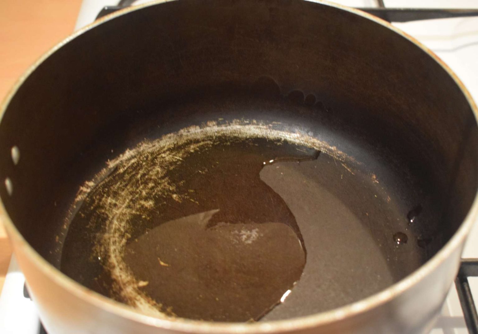 Palong shaak recipe | Begun diye palong shaak | Bengali palak saag ...