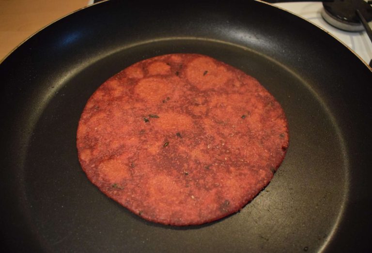 Beetroot paratha recipe | Beetroot roti | How to make beetroot paratha ...