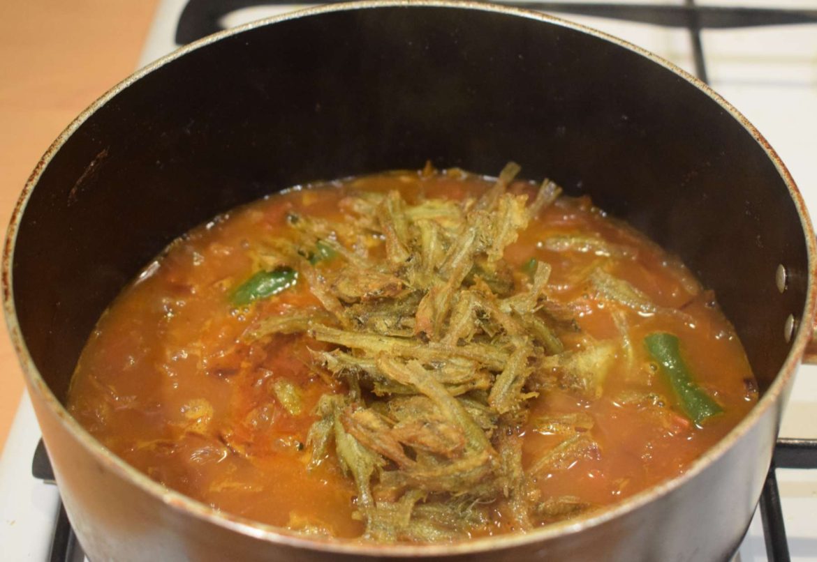 Mourala macher jhal | Mourala macher recipe | Bengali Recipe of Small ...