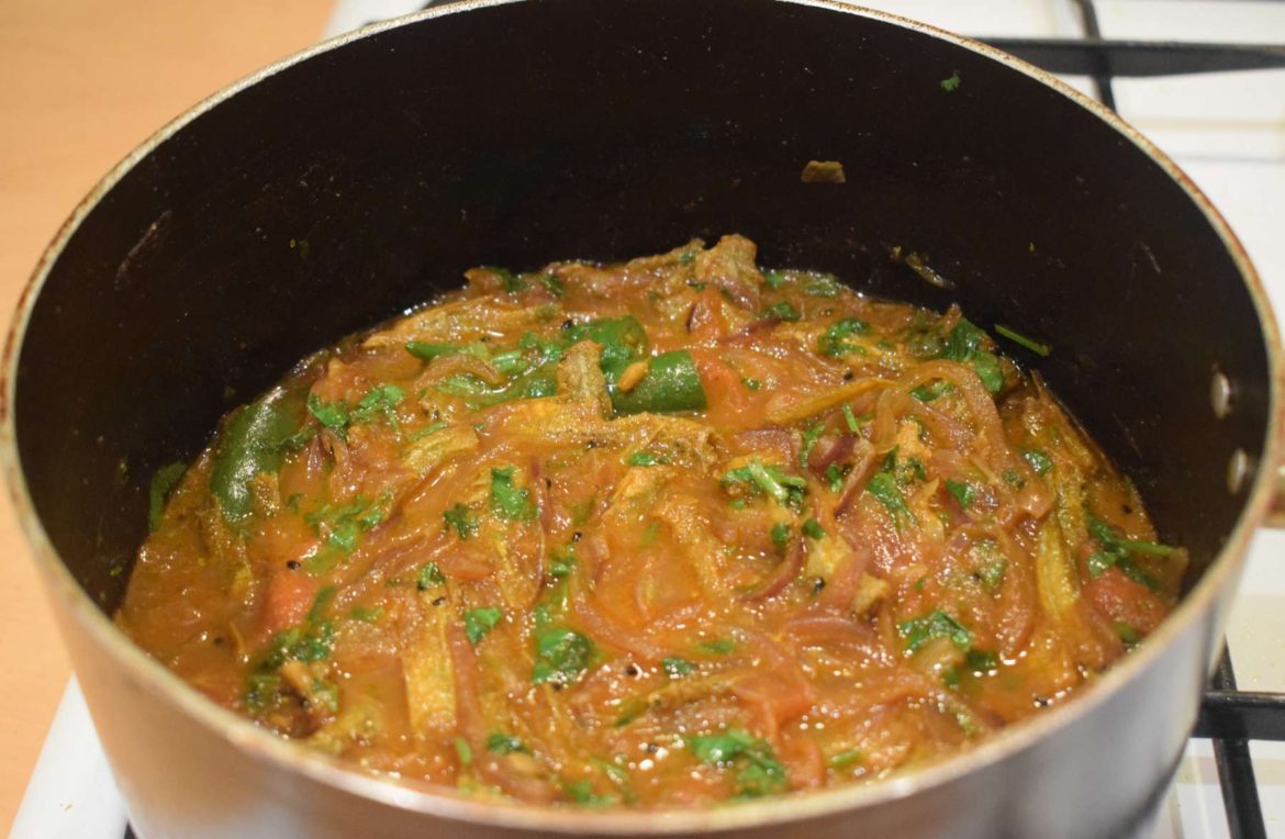 Mourala macher jhal | Mourala macher recipe | Bengali Recipe of Small ...