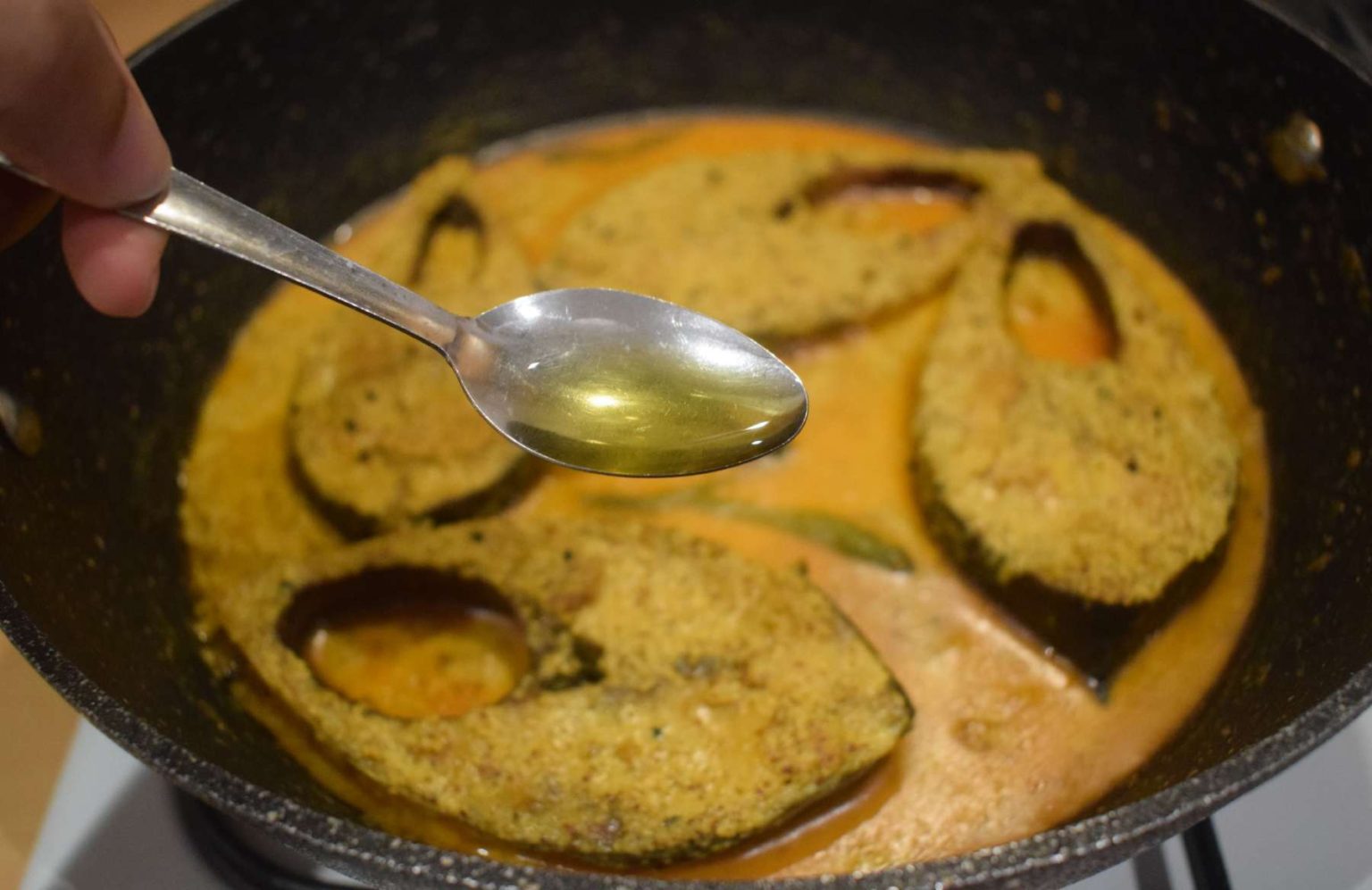 Shorshe ilish | Ilish shorshe recipe | Shorshe ilish bengali recipe ...