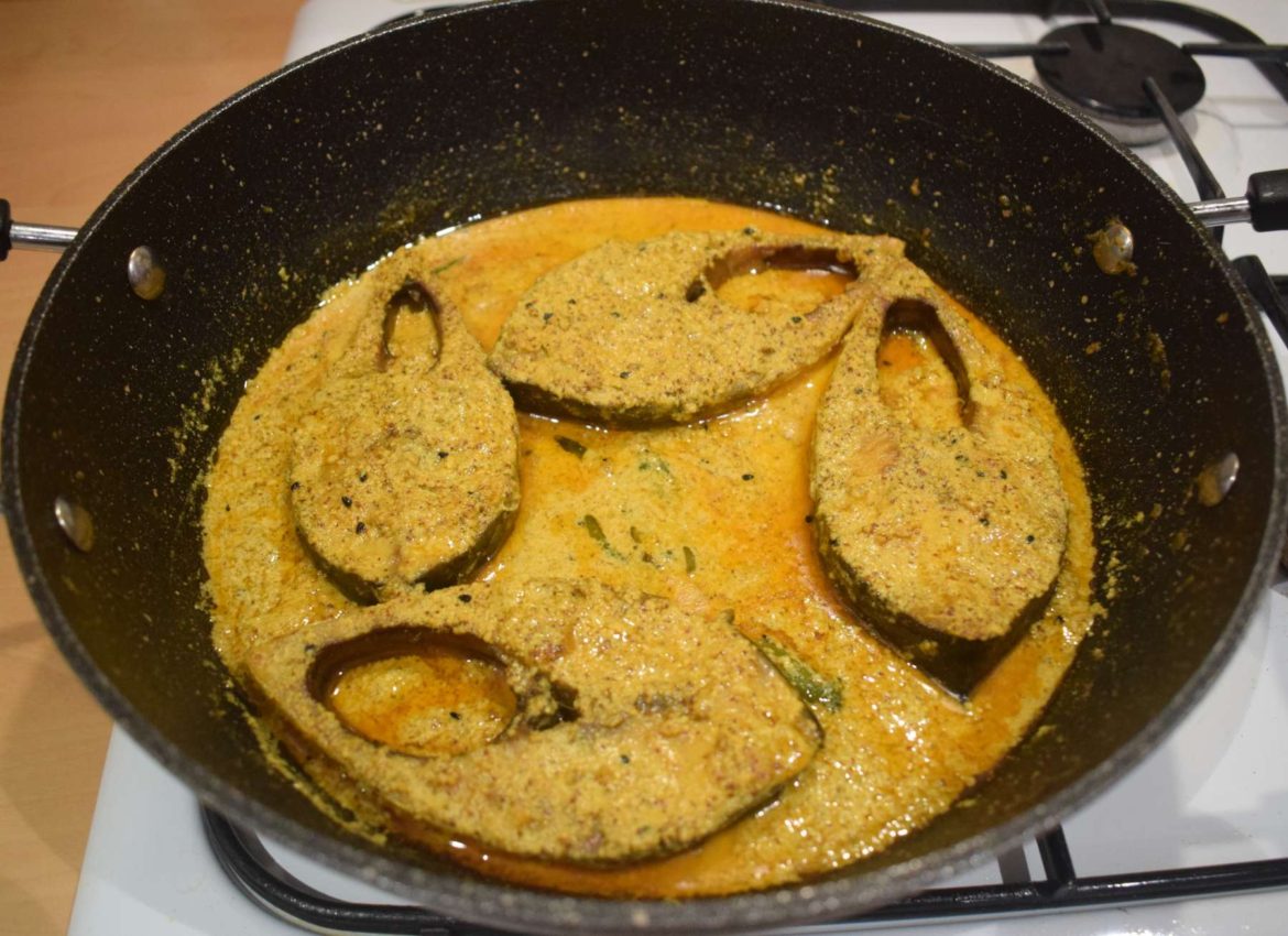 Shorshe ilish | Ilish shorshe recipe | Shorshe ilish bengali recipe ...