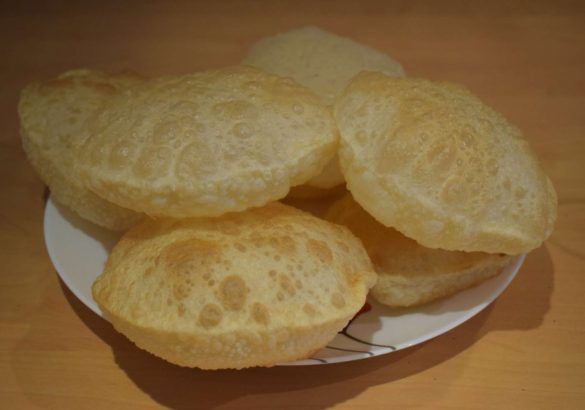 Luchi recipe | Bengali luchi recipe | How to make luchi - Rumki's ...