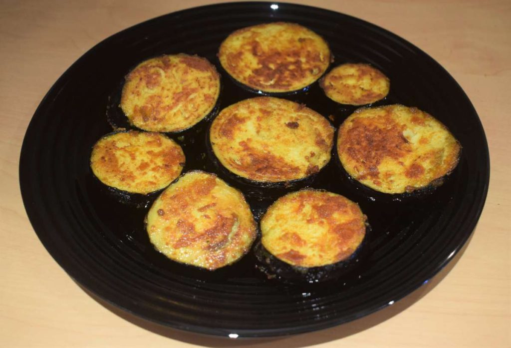 Begun bhaja | Baingan bhaja | Begun bhaja bengali recipe | How to make ...