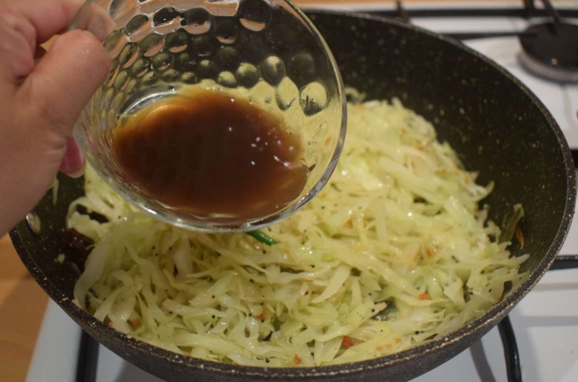 Cabbage poriyal recipe | Cabbage palya | How to make cabbage poriyal ...