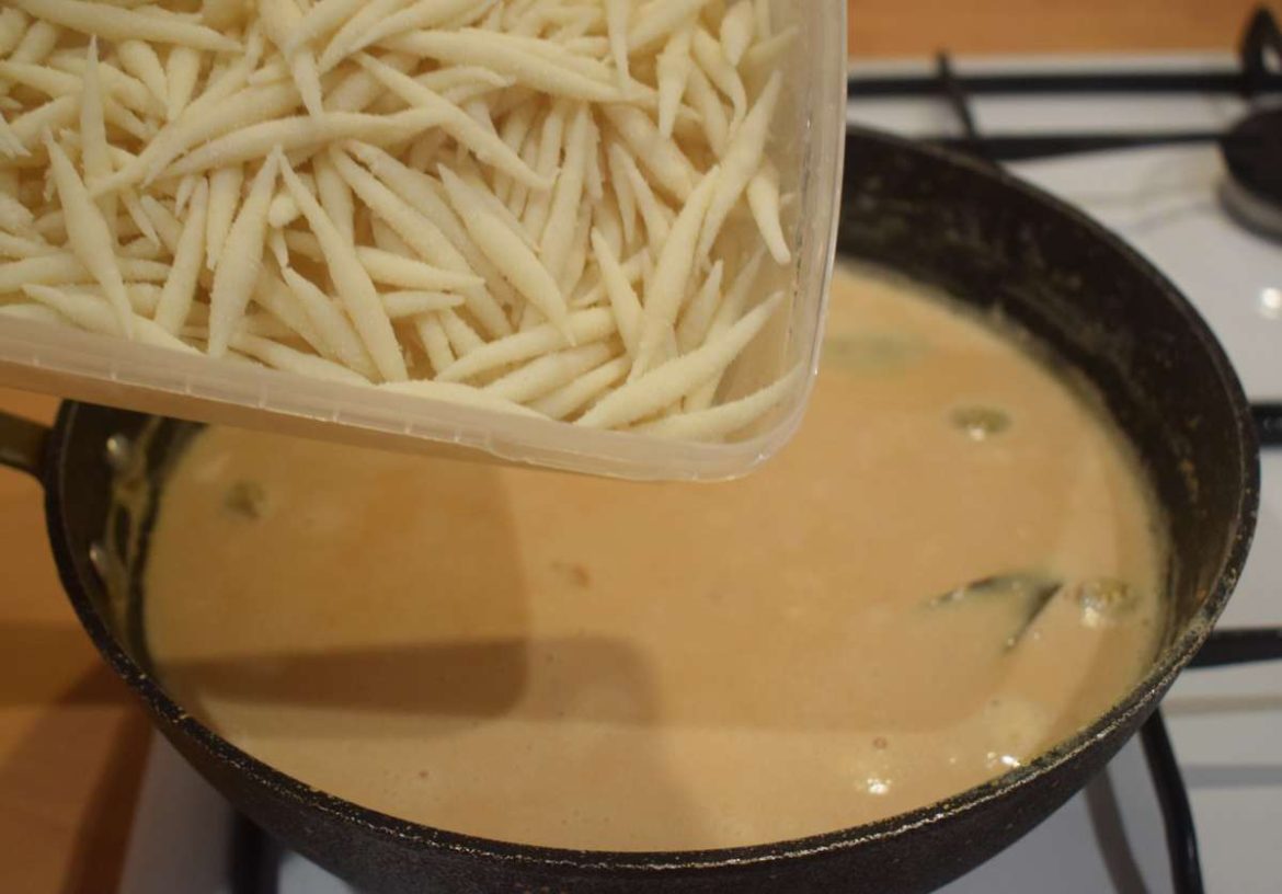 Choshir payesh | Chushi pitha | Hathe kata semai pitha | Doodh choshi ...