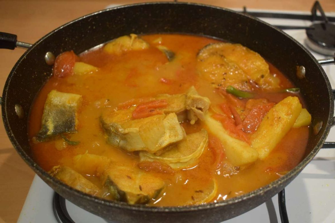 Aar macher jhol | Aar macher recipe | Bengali macher jhol recipe ...