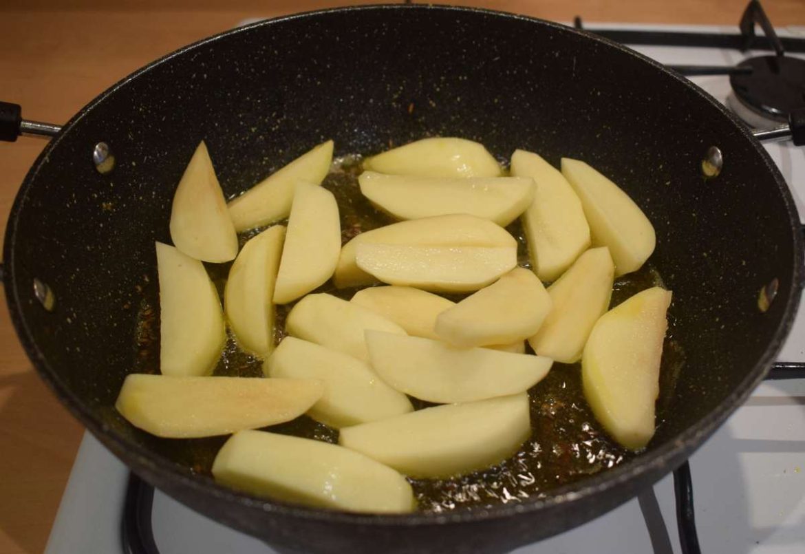 Aar macher jhol | Aar macher recipe | Bengali macher jhol recipe ...