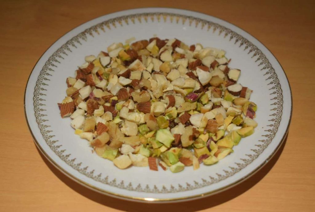 Gujiya recipe | Mawa gujiya recipe | How to make gujiya with khoya ...