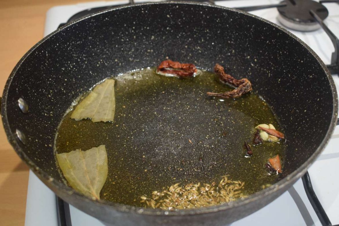Dimer dalna | Dimer jhol | Bengali egg curry - Rumki's Golden Spoon