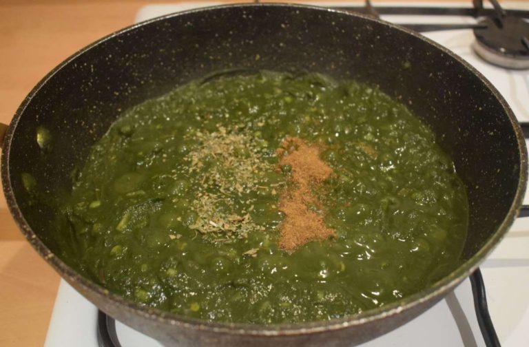 Palak matar recipe | Palak matar ki sabji | How to make palak matar ...