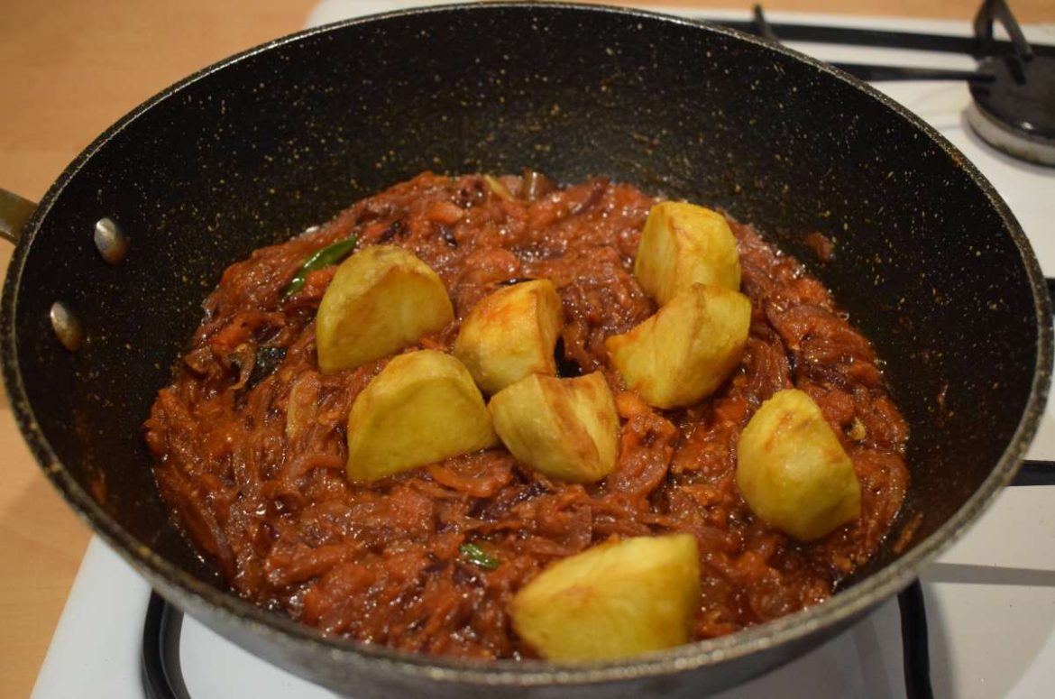 Dimer kosha | Egg kosha | Dim kosha recipe | Bengali egg curry recipe ...