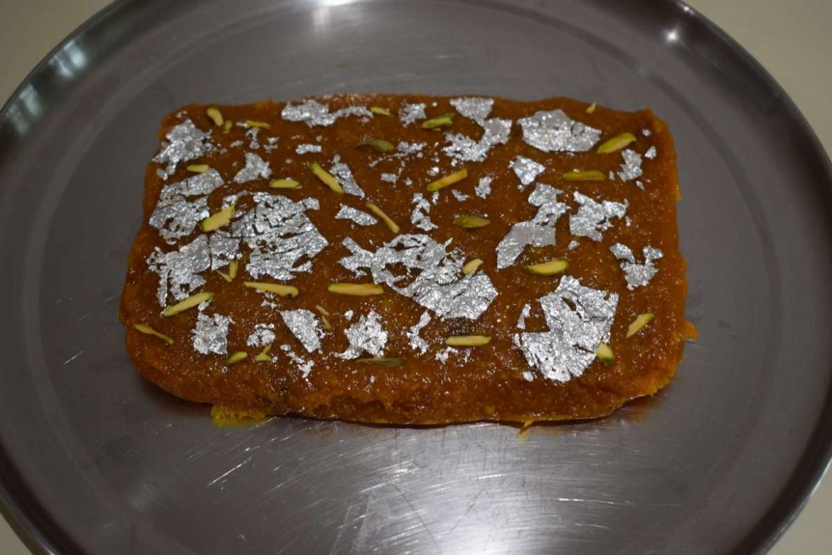 Mango halwa recipe | Mango mawa halwa | Sweet with mango - Rumki's ...