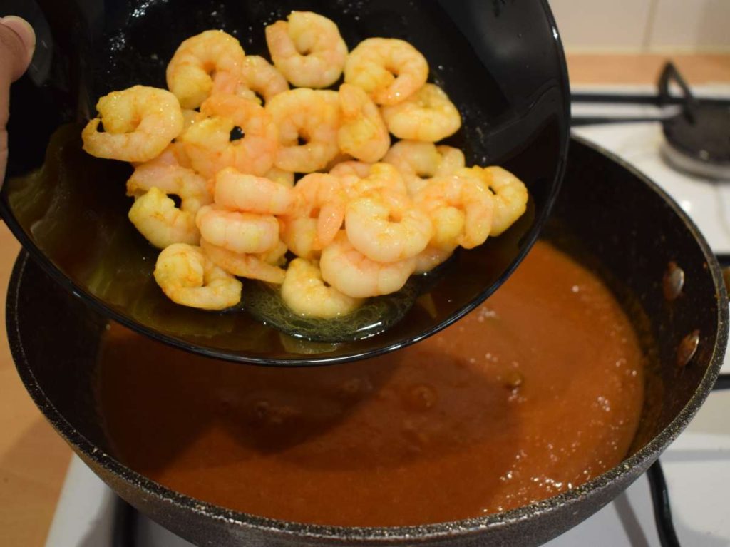 Prawn masala recipe| Prawn masala curry| How to make prawn masala ...