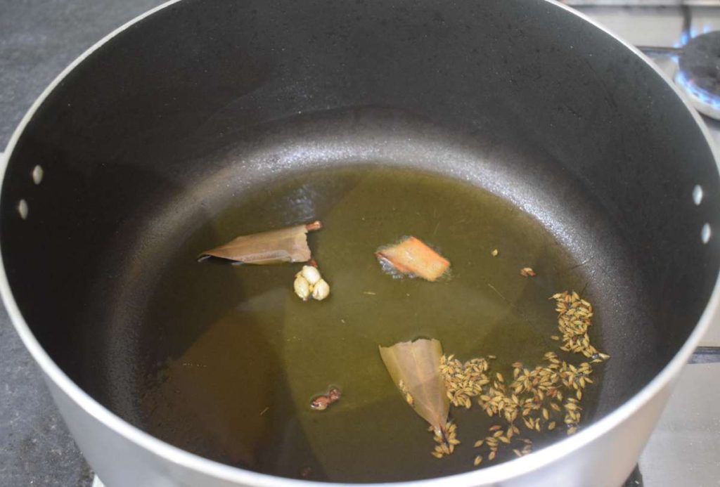 Chicken dak bunglow | Chicken dak bungalow recipe | Dak bungalow ...