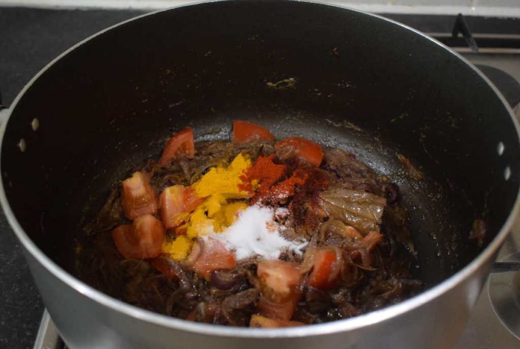 Chicken dak bunglow | Chicken dak bungalow recipe | Dak bungalow ...