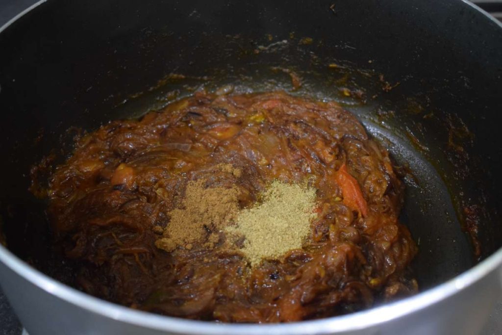 Chicken dak bunglow | Chicken dak bungalow recipe | Dak bungalow ...