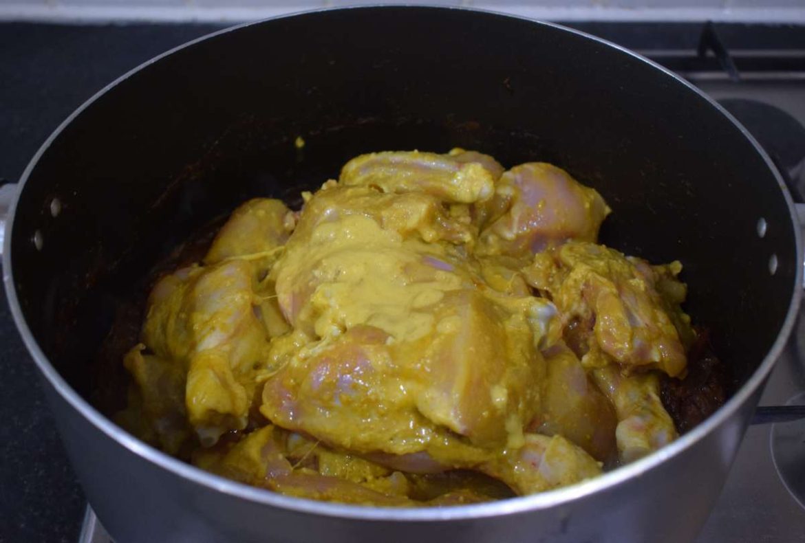 Chicken dak bunglow | Chicken dak bungalow recipe | Dak bungalow ...