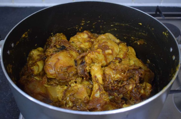 Chicken dak bunglow | Chicken dak bungalow recipe | Dak bungalow ...