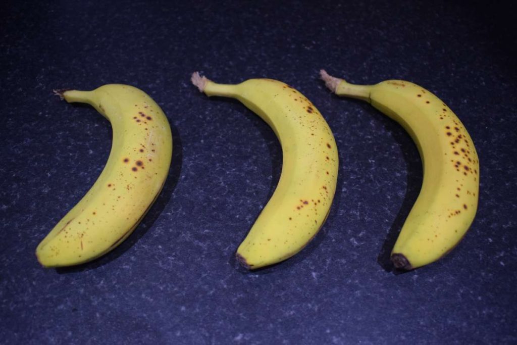 Halloween banana popsicles |Halloween chocolate banana pops | Halloween ...