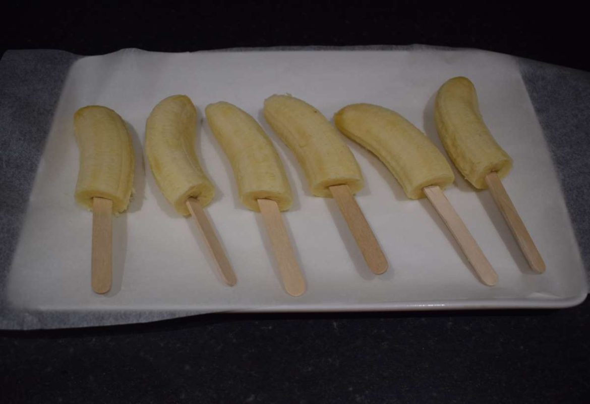 Halloween banana popsicles |Halloween chocolate banana pops | Halloween ...