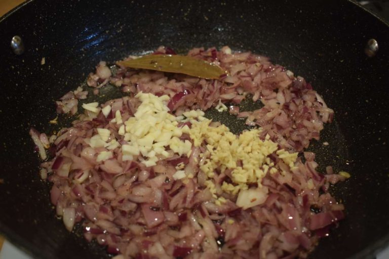 Patta gobhi ki sabji | Cabbage matar recipe | Cabbage stir fry - Rumki ...