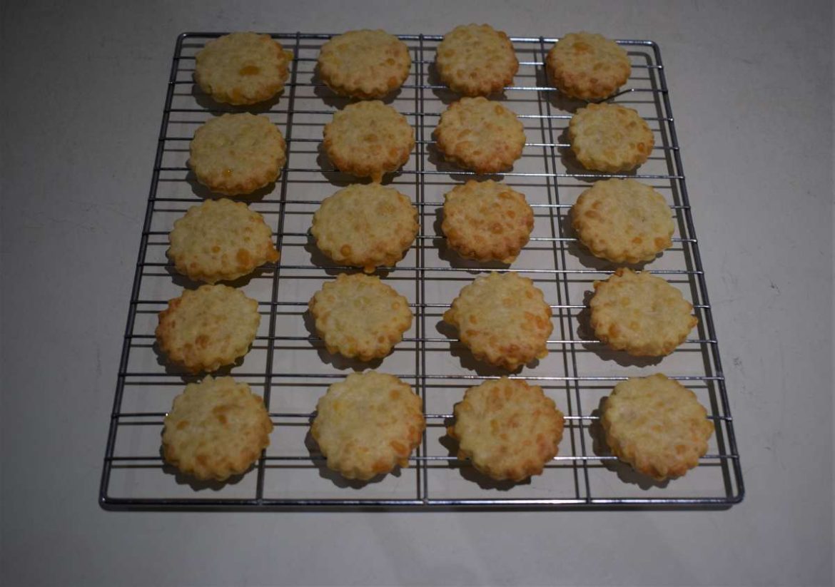 Cheese savoury biscuits | Recipe for savoury cheese biscuits - Rumki's ...