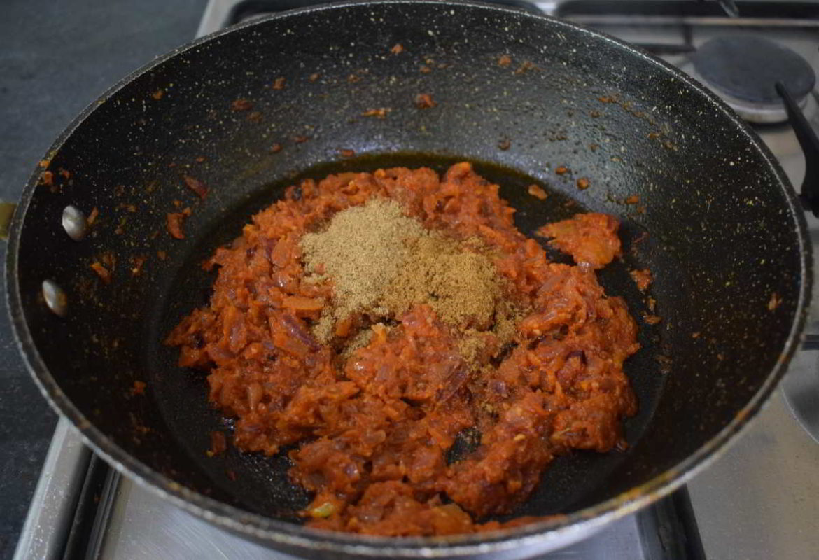Meal maker curry | Soya chunks curry recipe| Soya chunks recipe Indian ...