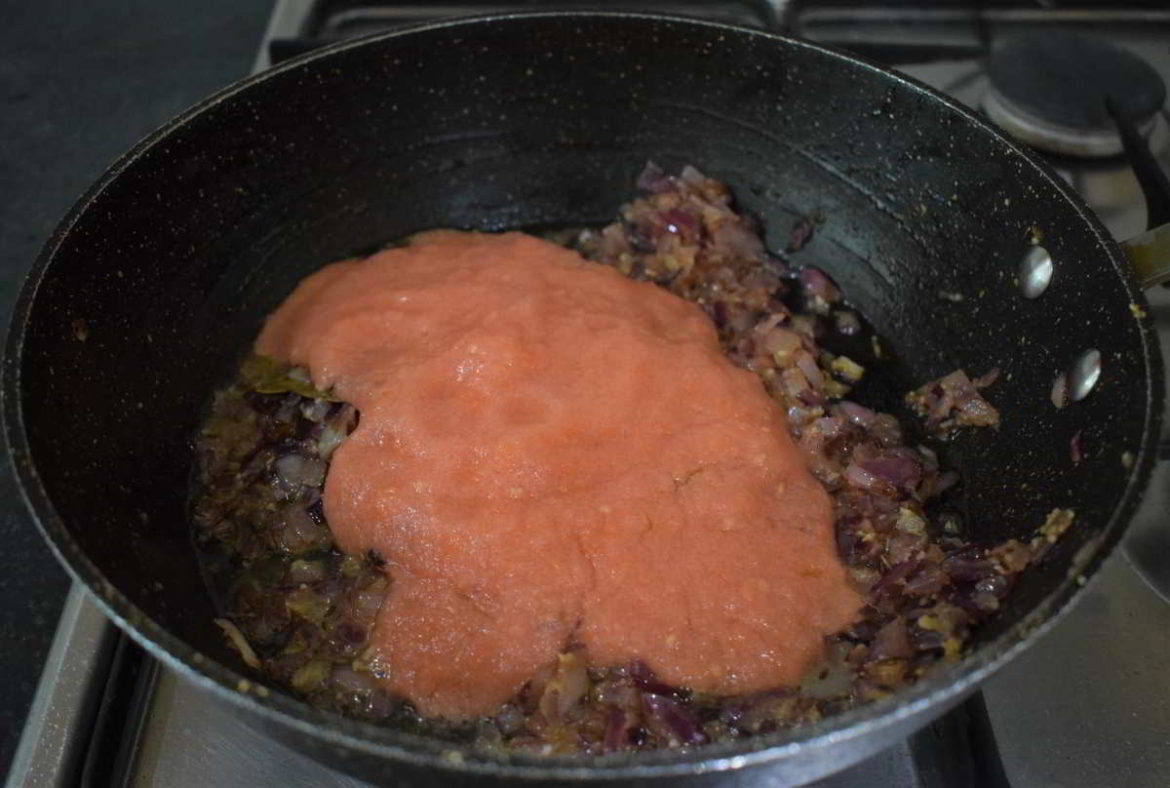 Meal maker curry | Soya chunks curry recipe| Soya chunks recipe Indian ...