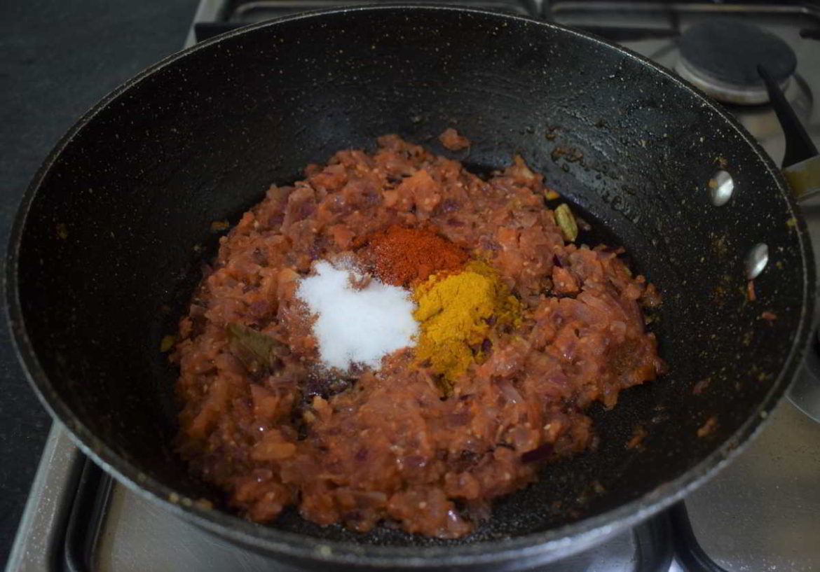 Meal maker curry | Soya chunks curry recipe| Soya chunks recipe Indian ...