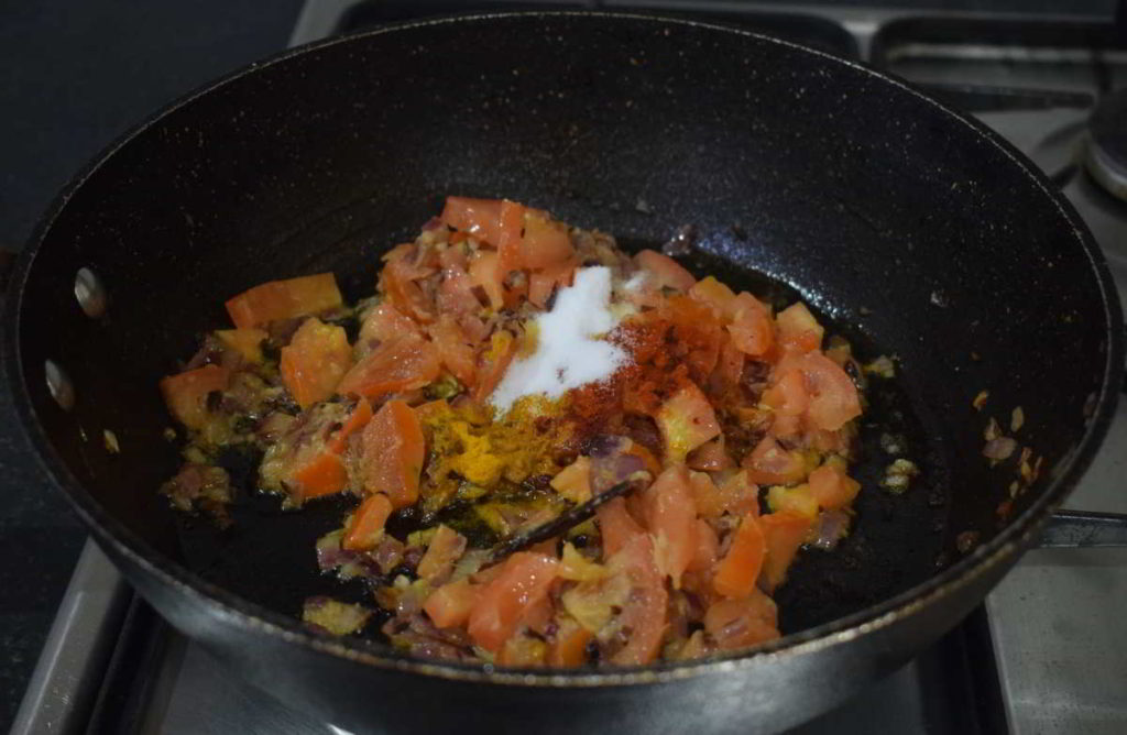 Turai ki sabji | Ridge gourd curry recipe | How to make turai ki sabzi ...