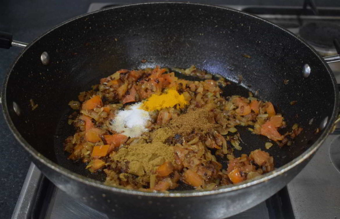Hariyali Gobi | Gobi palak gravy | Hariyali gravy - Rumki's Golden Spoon