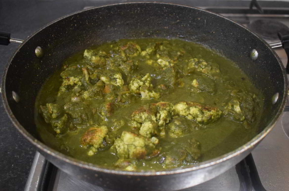 Hariyali Gobi | Gobi palak gravy | Hariyali gravy - Rumki's Golden Spoon