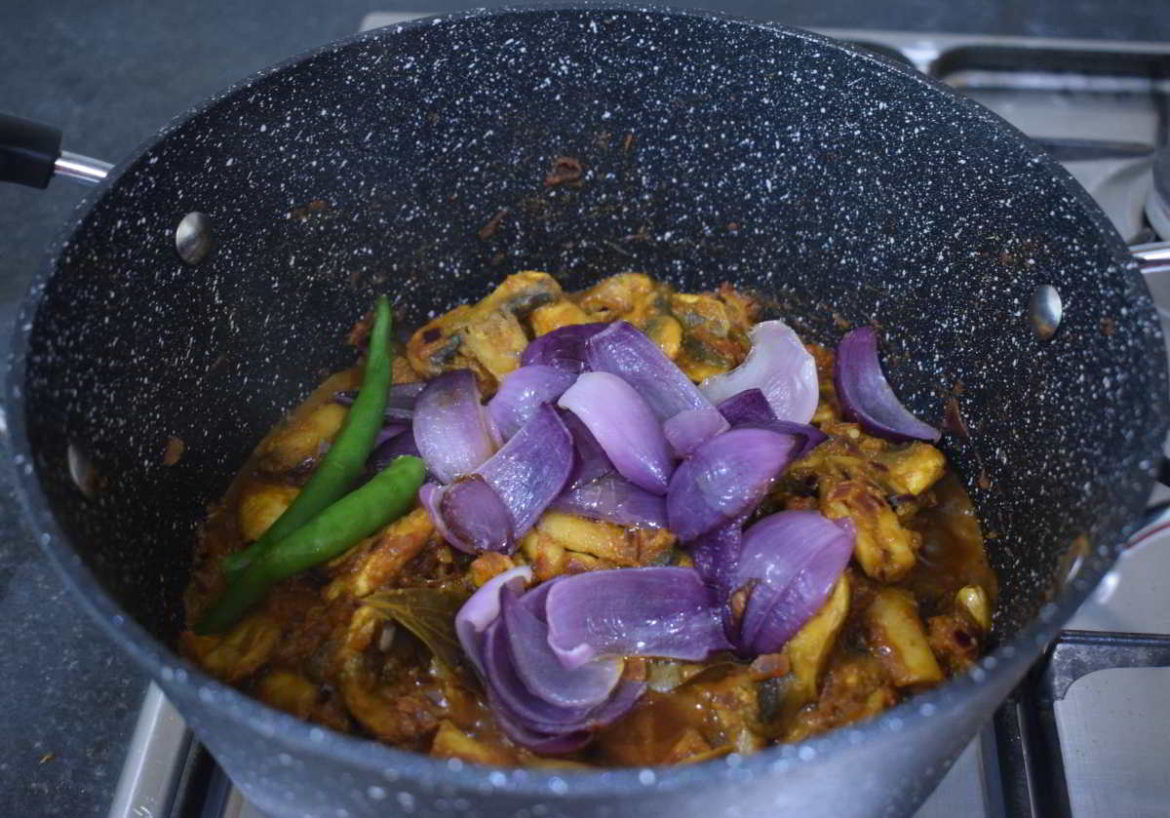 Mushroom do pyaza recipe | How to make mushroom do pyaza - Rumki's ...