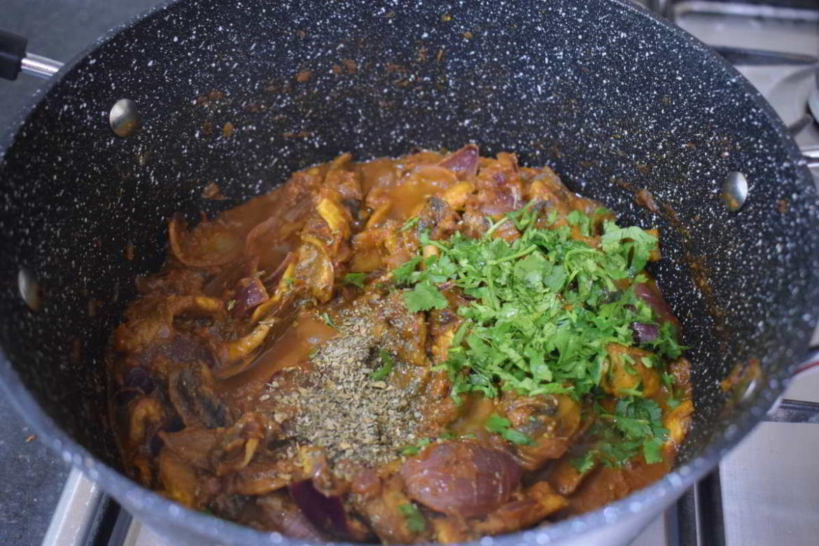 Mushroom do pyaza recipe | How to make mushroom do pyaza - Rumki's ...