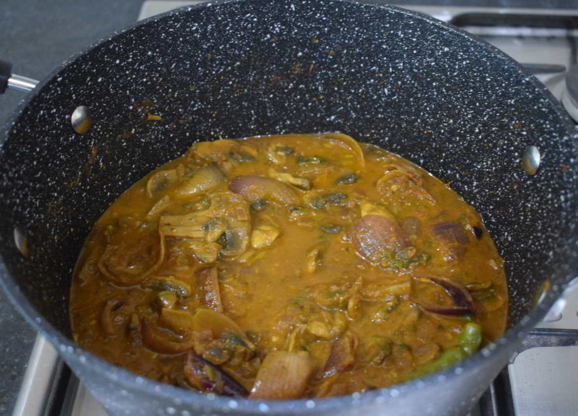 Mushroom do pyaza recipe | How to make mushroom do pyaza - Rumki's ...