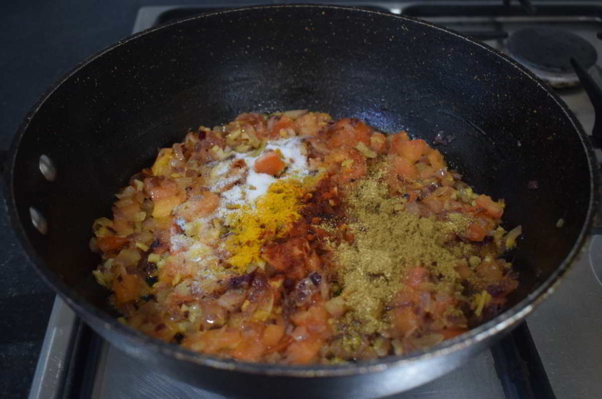 Macher jhuri bhaja | Macher jhuro | Scrambled fish fry - Rumki's Golden ...