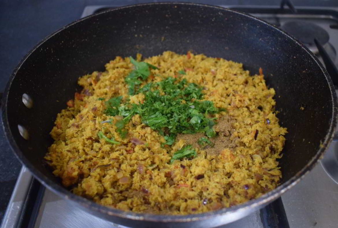 Macher jhuri bhaja | Macher jhuro | Scrambled fish fry - Rumki's Golden ...