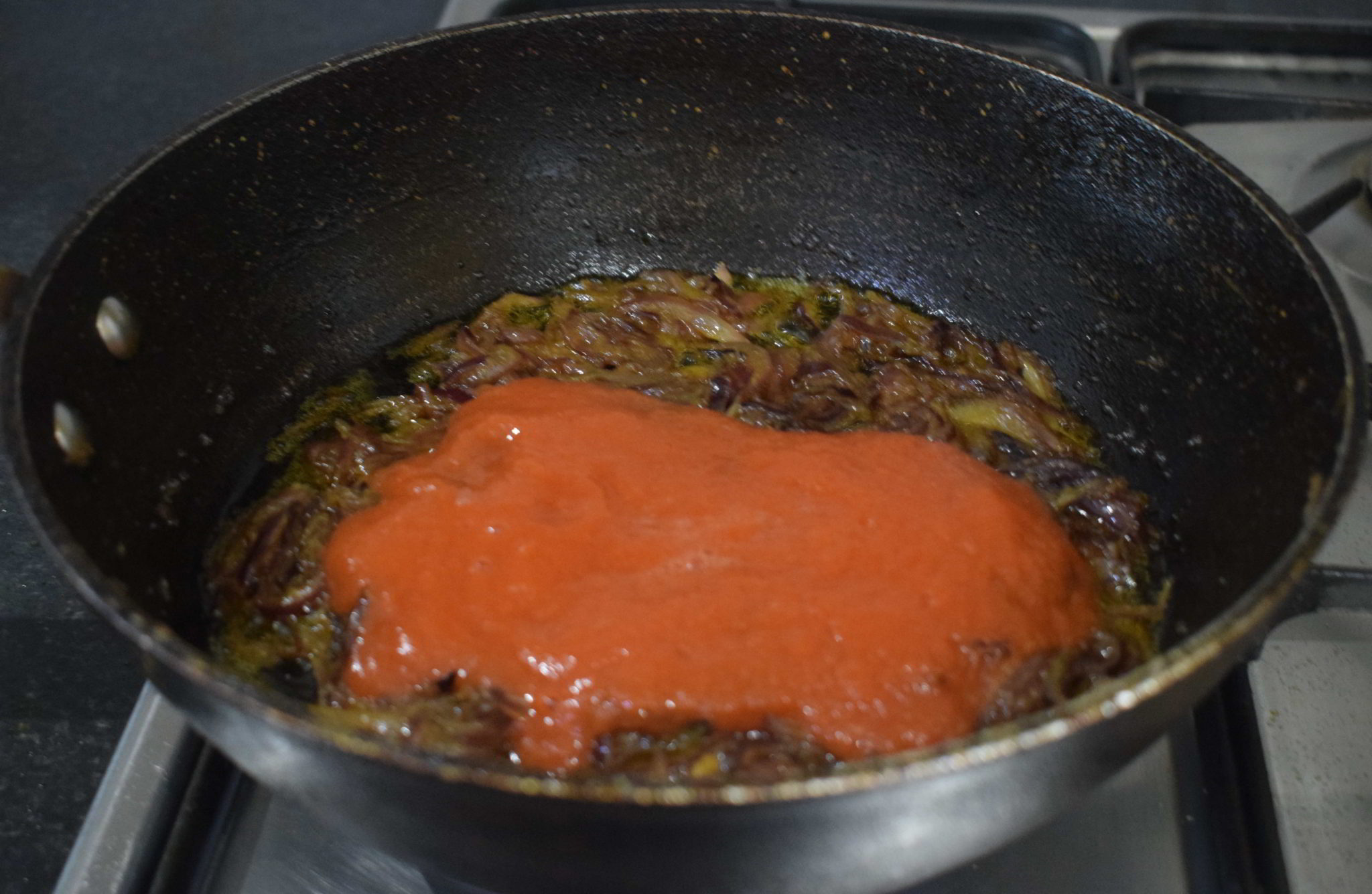 Prawn bhuna | Prawn bhuna curry | How to make prawn bhuna - Rumki's ...