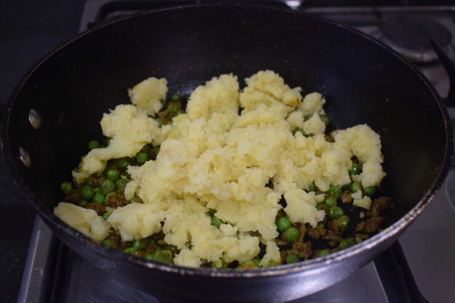 Aloo puff patties | Potato puff pastry | Aloo puff recipe - Rumki's ...
