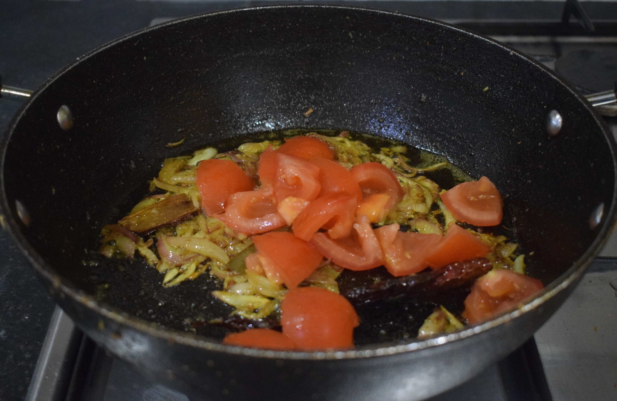 Chingri mach diye bandhakopi | Bandhakopi Chingrir ghonto | Cabbage ...