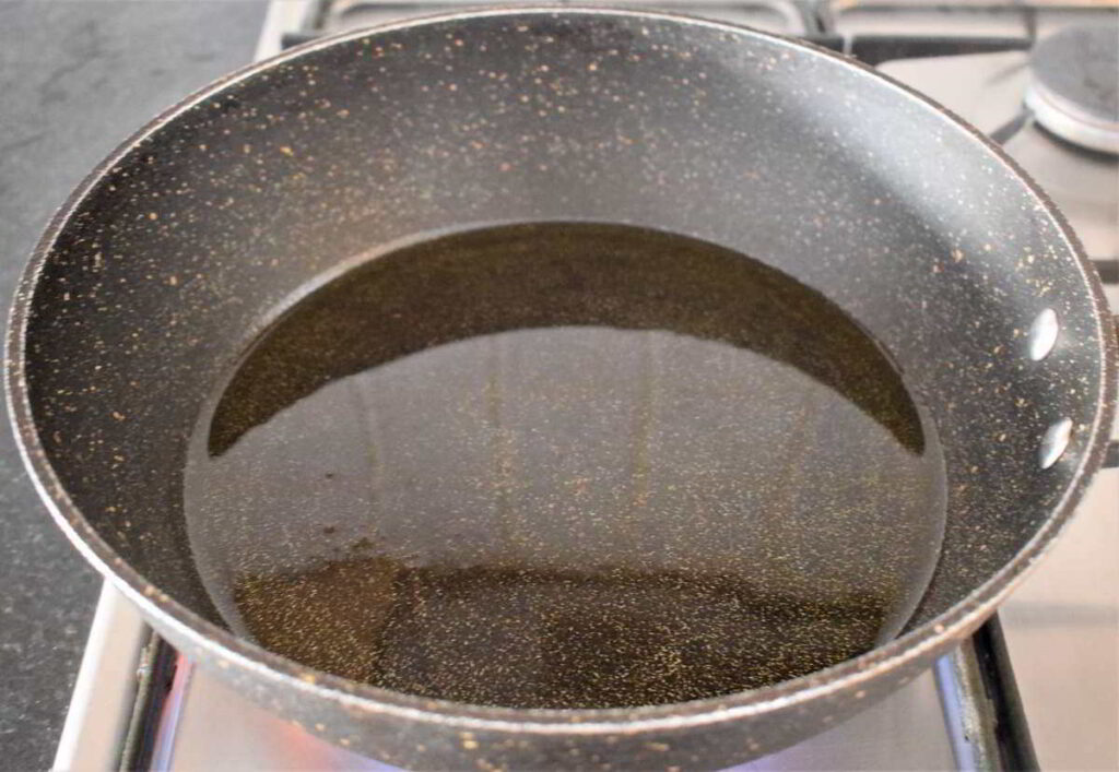 Chingri mach diye bandhakopi | Bandhakopi Chingrir ghonto | Cabbage ...