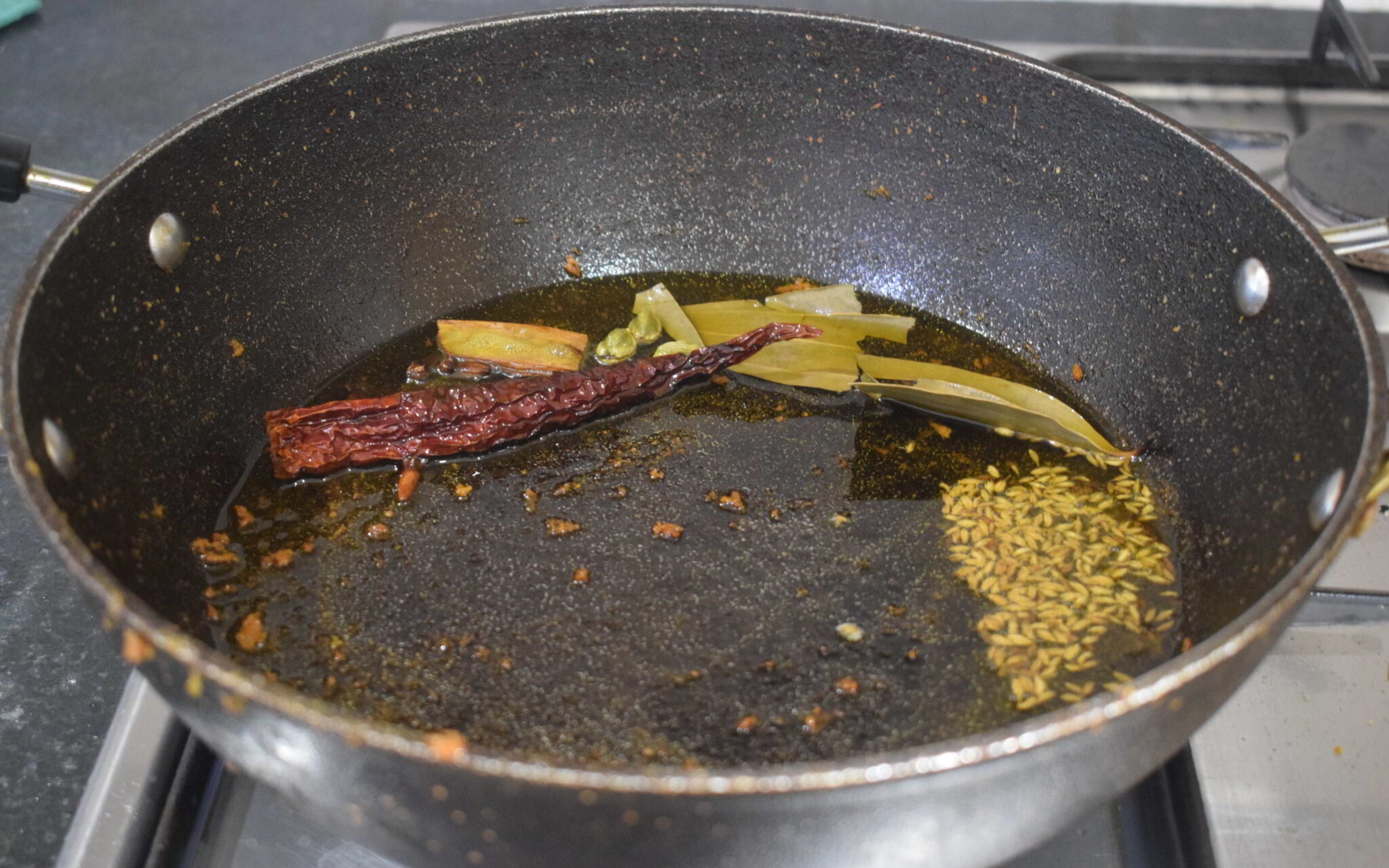 Chingri mach diye bandhakopi | Bandhakopi Chingrir ghonto | Cabbage ...