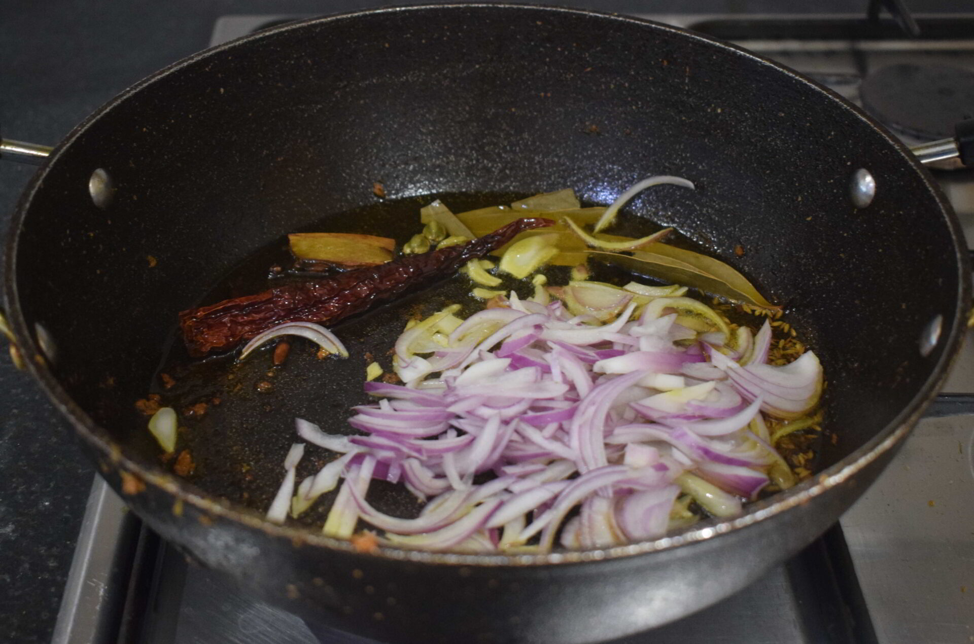 Chingri mach diye bandhakopi | Bandhakopi Chingrir ghonto | Cabbage ...