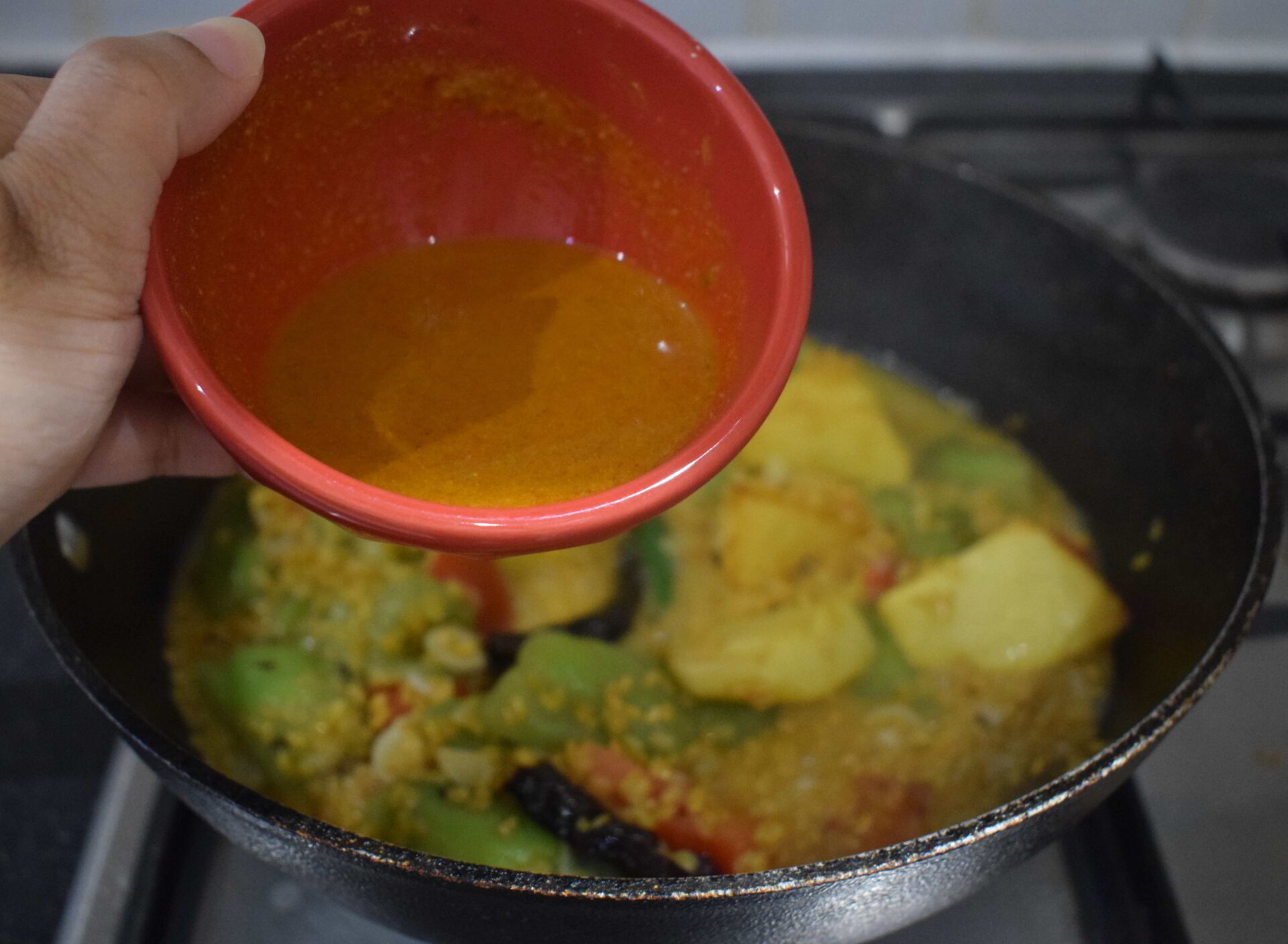 Moong dal diye jhinge ghonto | Jhinge ghonto | Bengali veg recipe ...