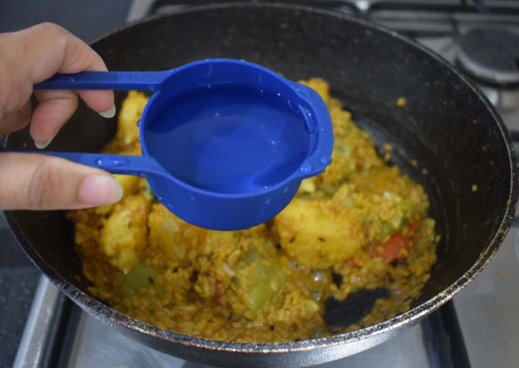 Moong dal diye jhinge ghonto | Jhinge ghonto | Bengali veg recipe ...