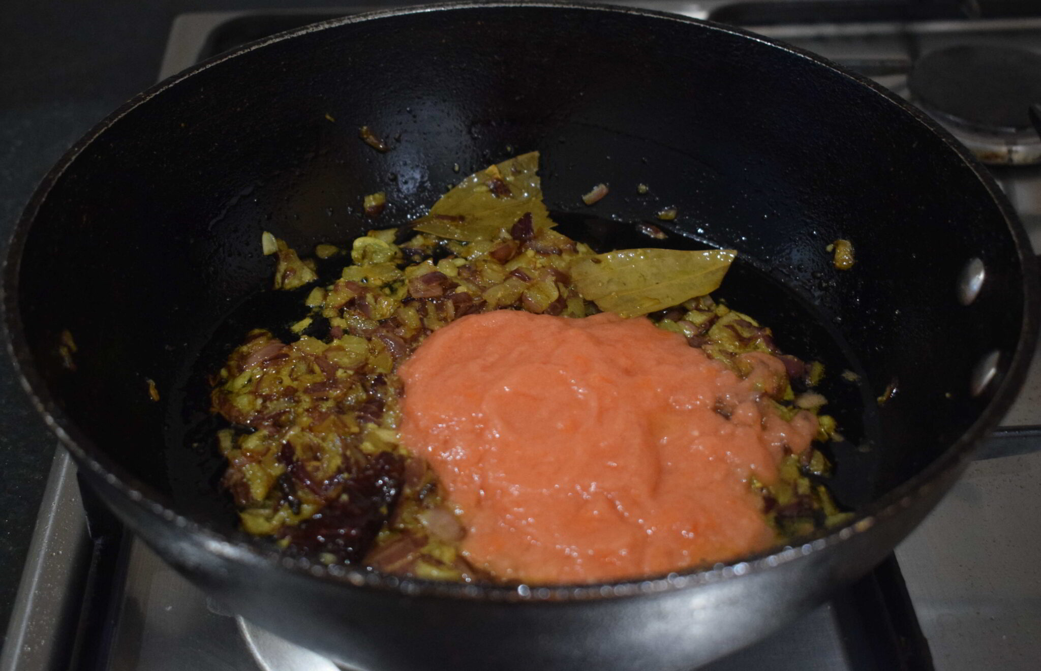 Parwal ki sabji recipe | Aloo parwal ki rasedar sabji | Aloo parwal ki ...